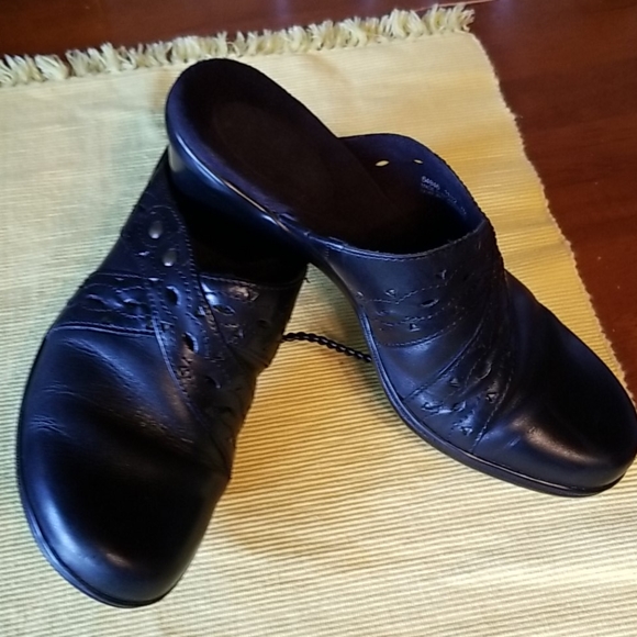 Clarks | Shoes | Clarks Bendable Slip On Shoes | Poshmark